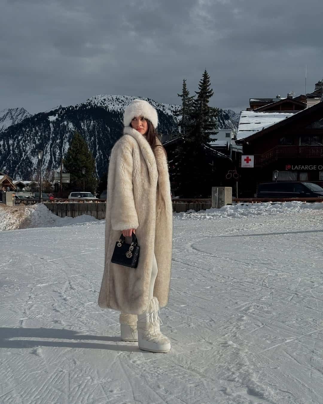 Ski Fashion Trends for 2026: On and Off the Slopes - Fashion - Catwalk